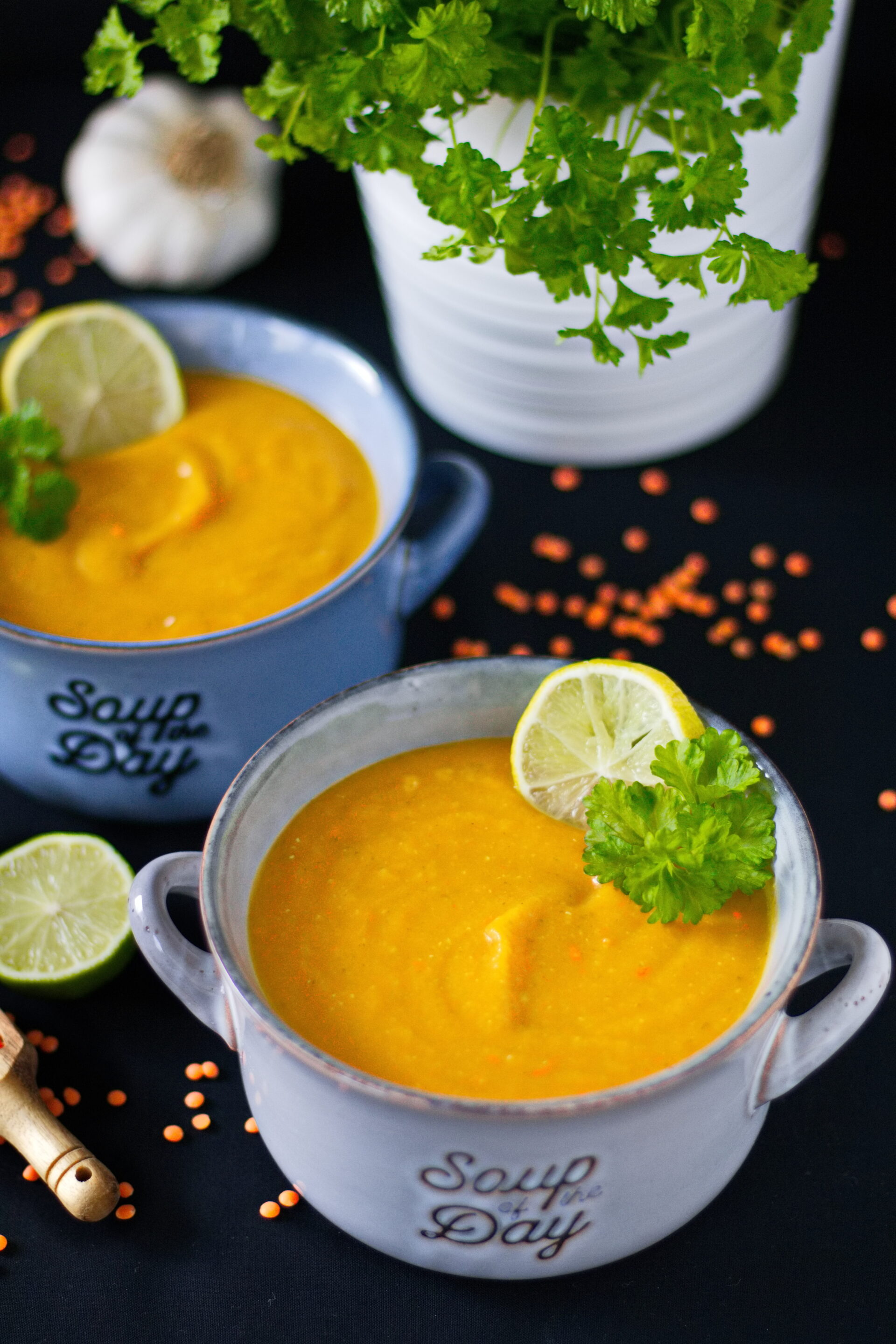 Vegane cremige Linsensuppe mit roten Linsen und Kokosmilch - Aha Foods ...